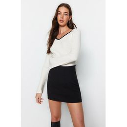 Trendyol Pullover in Wei&szlig; - 52% | Gr&ouml;&szlig;e M | Damen-pullover-cardigans
