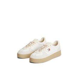 Plateausneaker Tommy Jeans "THE GREENWICH EDGE MAX", Damen, Gr. 39, ecru, Leder, Lederimitat, Veloursleder, unifarben, Schuhe Plateausneaker, Freizeitschuh, Schn&uuml;rschuh im Retro-Look mit Perforationen