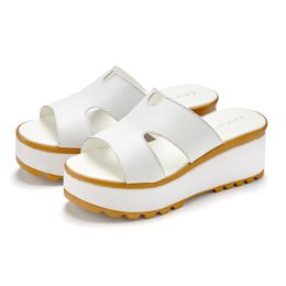 Pantolette Lascana "Sandale, Sommerschuh, Mule, offener Schuh", Damen, Gr. 38, wei&szlig;, Obermaterial: 100% Schafsleder. Decksohle: 100% Lederimitat. Futter: 100% Synthetik. Laufsohle: 100% Synthetik, unifarben, Basic, Schuhe Pantolette, NEU aus Leder mit Keilabsatz