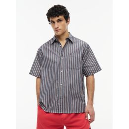 Kurzarmhemd Tommy Jeans "POPLIN STRIPE SHIRT", Herren, Gr. L, N-Gr, schwarz night navy stripe, Web, Obermaterial: 100% Baumwolle, gestreift, relaxed fit normal, Rundhals, eingesetzt abgesteppte Kante, Hemden, Relaxed fit mit Brusttasche