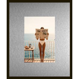 Bild queence "Trend Wandbild, Wandkunst, Kunstdruck "Sommer in den 60igern", farbe rahmen: schwarz, farbe bild(er): silber, B:50cm H:40cm T:1,5cm, Aluminium, Bilder, Bild, inkl. Passepartout aus hochwertigem Aluminium und schwarzem Rahmen