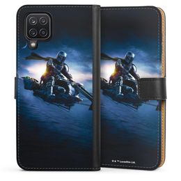 DeinDesign Galaxy A12 Handy Klapph&uuml;lle Handyh&uuml;lle aus Kunst Leder schwarz Flip Case Star Wars Merchandise The Mandalorian Sideflip mit langer Lasche