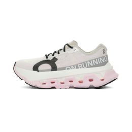 On CloudmOnster 3 Hyper Damen