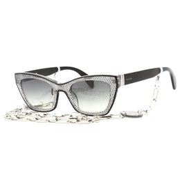 Guess Sonnenbrille in gl&auml;nzendem Schwarz mit rauchigem Farbverlauf