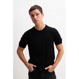 Einfaches geripptes T-Shirt mit Rundhalsausschnitt