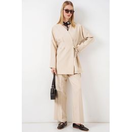 Langer G&uuml;rtel-V-Ausschnitt-Jacke