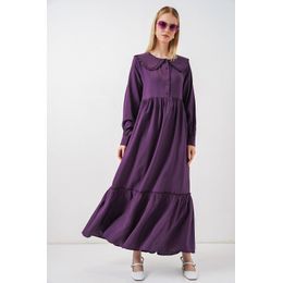 Maxikleid mit Babykragen und Knopfverschluss