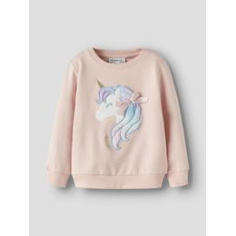 Sweatshirt name it "NMFKISA LS SWEAT UNB BOX", M&auml;dchen, Gr. 104, lotus, Sweatware, Obermaterial: 95% Baumwolle, 5% Elasthan, bedruckt, regular fit normal, Rundhals, Rippb&uuml;ndchen, Sweatshirts Sweatshirt, Baumwollmischung, regular fit