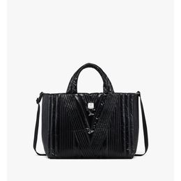 MCM Aren Tragetasche aus Nylon mit gestepptem &bdquo;M"-Motiv MMTGSTA03BK001