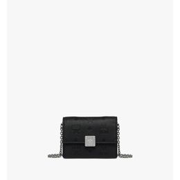 MCM Aren Portemonnaie aus gepr&auml;gtem Leder mit Monogramm und Kettenriemen MYLGSTA02BK001