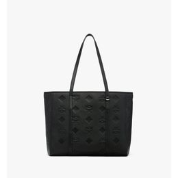 MCM Toni Shopper mit Reissverschluss oben aus Leder mit Maxi-Monogramm MWPGSMT05BK001