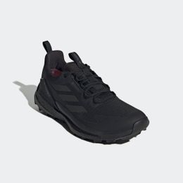 Wanderschuh adidas terrex "FREE HIKER 2.0 LOW GORE-TEX", Herren, Gr. 42, schwarz (core schwarz, core schwarz, grau four), Synthetik, Textil, Schuhe Wanderschuh, wasserdicht dank Gore-Tex Membrane
