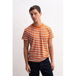 Schmal geschnittenes gestreiftes Rundhals-T-Shirt