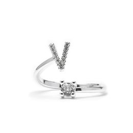 Luxenter-Ring mit brillantem Zirkonia-Silber-Finish &ndash; Alphabet