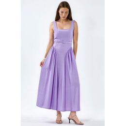 Kleid mit quadratischem Ausschnitt und G&uuml;rtel in Midi-L&auml;nge
