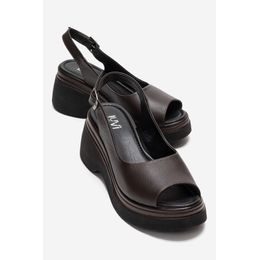 Laure Leder-Keilsandalette