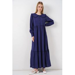 Maxikleid mit Babykragen und Knopfverschluss