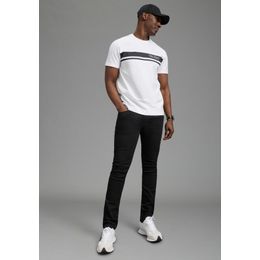 Rundhalsshirt DELMAO "Neue Kollektion", Jungen, Gr. 4XL (68/70), wei&szlig;, Single Jersey, Obermaterial: 100% Baumwolle, bedruckt, unifarben mit Farbeinsatz, normal, Rundhals, Shirts Rundhalsshirt, Kurzarm, mit Rundhalsausschnitt, normale Passform, Casual-Stil