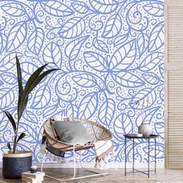 Mustertapete Blattmuster Boho mit Punkten in Blauviolett