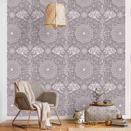 Mustertapete Boho Tiger Muster mit Mandala in Warmgrau