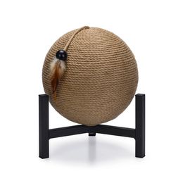 Designed by Lotte Kratzball Tyra mit Spielelementen