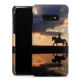 DeinDesign Galaxy S10e Handy Premium Case Smartphone Handyh&uuml;lle Schutzh&uuml;lle matt Sunset Horseback Riding Horse Premium Case