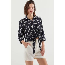 Bedruckte Viskosebluse mit Schleife