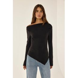 Asymmetrisches Rippenoberteil mit Schlitzen