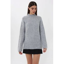 &Uuml;bergro&szlig;er Pullover mit hohem Kragen