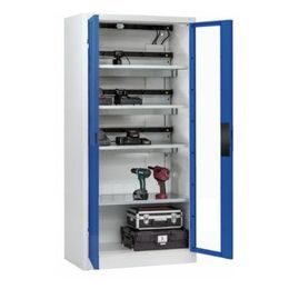 C+P Akkuladeschrank Acurado, abschlie&szlig;bar, mit L&uuml;ftung + Inneneinrichtung, B 930 x T 500 x H 1950 mm, Stahl, enzianblau RAL 5010/lichtgrau RAL 7035