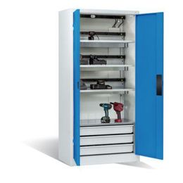 C+P Akkuladeschrank Acurado, abschlie&szlig;bar, mit L&uuml;ftung + Inneneinrichtung, B 930 x T 500 x H 1950 mm, Stahl, lichtblau RAL 5012/lichtgrau RAL 7035