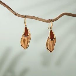 Holzkern Ohrringe Damen Gold und Zebrano