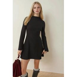 Hochgeschlossenes Schlag-Minikleid