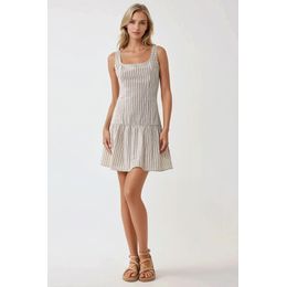 Tailliertes Mini-Kleid mit quadratischem Kragen