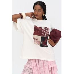 Rotes Bl&uuml;ten Oversize Wei&szlig;es T-Shirt