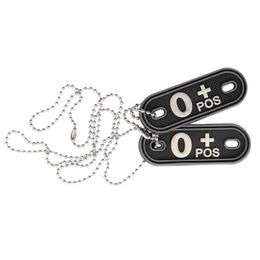 MFH 3D Blutgruppenmarke mit Ketten schwarz/glow, Blutgruppe 0 Pos