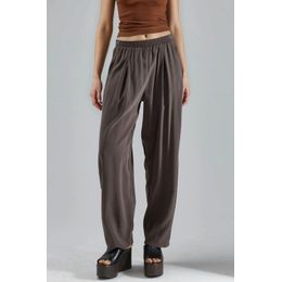 Weite gefaltete Hose