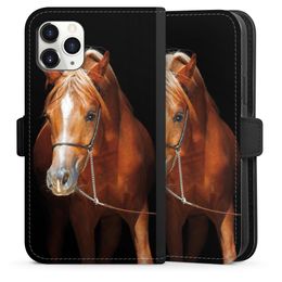DeinDesign iPhone 11 Pro Handy Klapph&uuml;lle Handyh&uuml;lle aus Kunst Leder schwarz Flip Case Hobby Mare Horse Sideflip mit Lasche