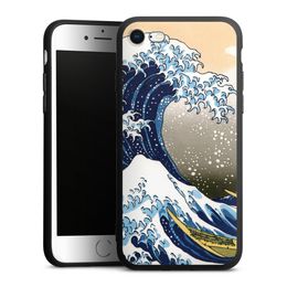 DeinDesign iPhone SE (2022) Handy Premium Silikon H&uuml;lle Handyh&uuml;lle schwarz Case Die Gro&szlig;e Welle Vor Kanagawa Katsushika Hokusai Kunst Silikon Premium Case