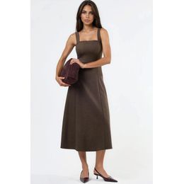 Kleid mit quadratischem Ausschnitt im A-Linien-Schnitt midi