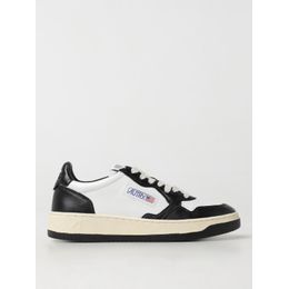 Medalist Low Top Sneaker