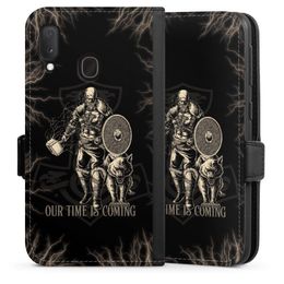 DeinDesign Galaxy A20e Handy Klapph&uuml;lle Handyh&uuml;lle aus Kunst Leder schwarz Flip Case Wikinger Vikings Tv Show Designs Sideflip mit Lasche