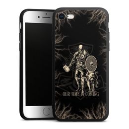 DeinDesign iPhone SE (2020) Handy Premium Silikon H&uuml;lle Handyh&uuml;lle schwarz Case Wikinger Vikings Tv Show Designs Silikon Premium Case