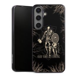 DeinDesign Galaxy S25 Handy Slim Case extra d&uuml;nn Silikon Handyh&uuml;lle schwarz H&uuml;lle Tv Show Designs Wikinger Vikings Silikon Slim Case