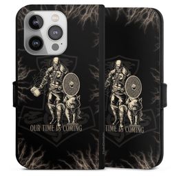 DeinDesign iPhone 14 Pro Handy Klapph&uuml;lle Handyh&uuml;lle aus Kunst Leder schwarz Flip Case Wikinger Vikings Tv Show Designs Sideflip mit langer Lasche