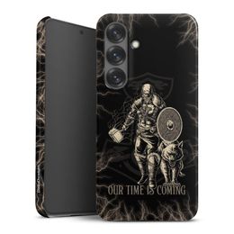 DeinDesign Galaxy S25 Handy Premium Case Smartphone Handyh&uuml;lle Schutzh&uuml;lle gl&auml;nzend Tv Show Designs Wikinger Vikings Premium Case