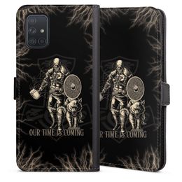 DeinDesign Galaxy A71 Handy Klapph&uuml;lle Handyh&uuml;lle aus Kunst Leder schwarz Flip Case Tv Show Designs Wikinger Vikings Sideflip mit Lasche