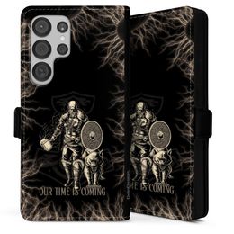 DeinDesign Galaxy S25 Ultra Handy Klapph&uuml;lle Handyh&uuml;lle aus Kunst Leder schwarz Flip Case Tv Show Designs Wikinger Vikings Sideflip mit Lasche