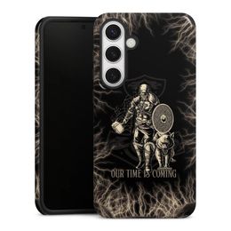 DeinDesign Galaxy S24+ Handy Panzer Handyh&uuml;lle robuste Outdoor H&uuml;lle Schutzh&uuml;lle gl&auml;nzend Tv Show Designs Wikinger Vikings Tough Case