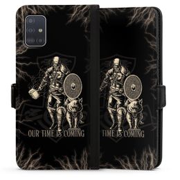 DeinDesign Galaxy A51 Handy Klapph&uuml;lle Handyh&uuml;lle aus Kunst Leder schwarz Flip Case Tv Show Designs Wikinger Vikings Sideflip mit Lasche